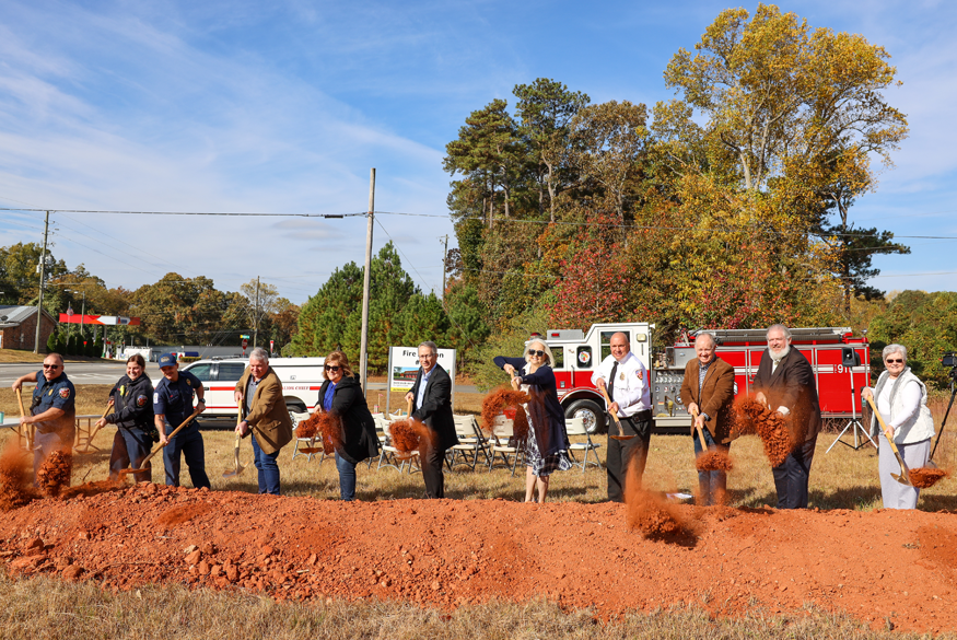 News | Hose Uncoupling Ceremony Held for Grand Opening of Fire Station ...